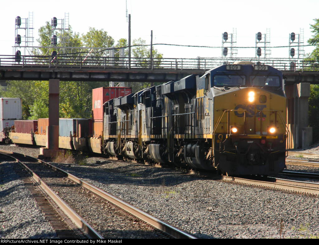 CSX 909